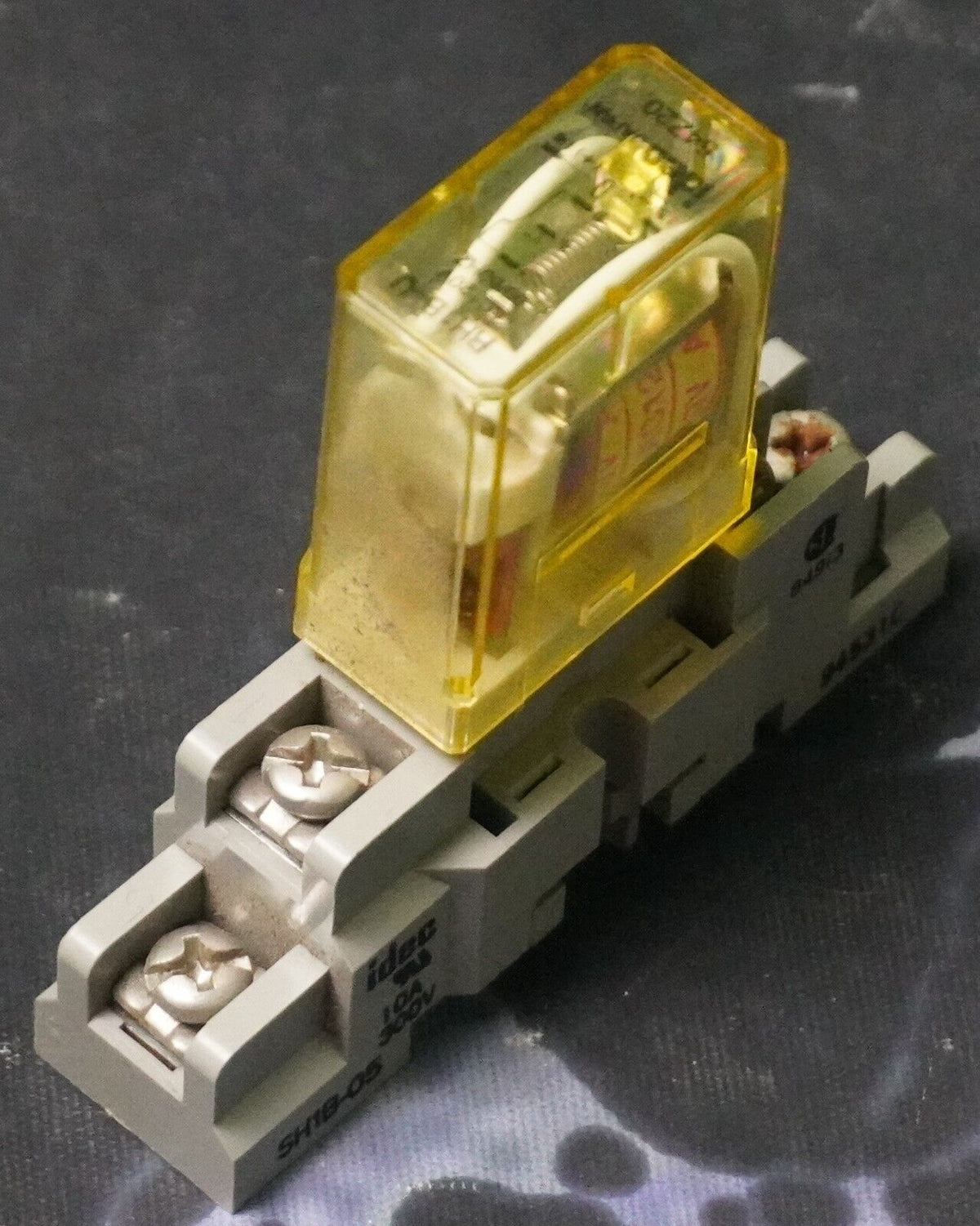 Dayton 6JG21 Relay Socket 5-pin 15amp 300V With IDEC RH1B-U AC 120V ...