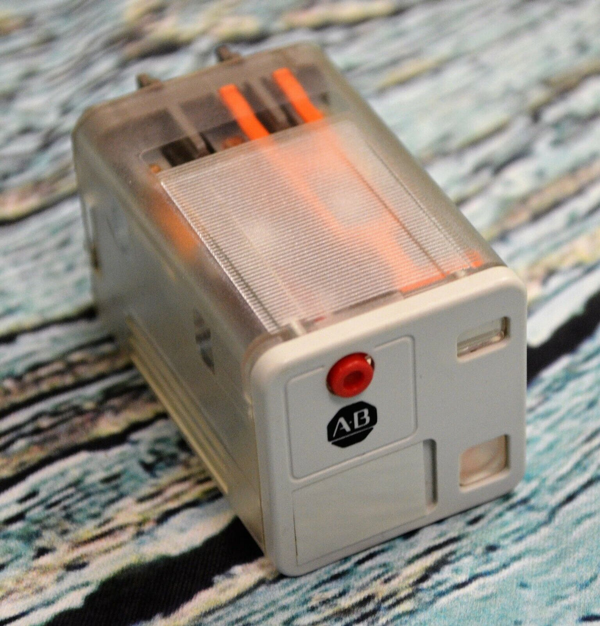Allen-Bradley 700-HB33Z24-1-4 Plug-In/Ice-Cube Relay 24VDC 10A Series ...